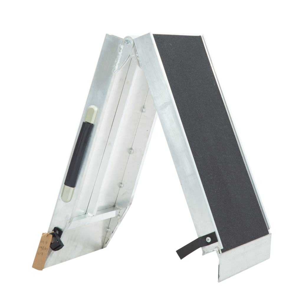Tri-Fold Aluminum Snow Ramp With Safety Belts | Ezlee